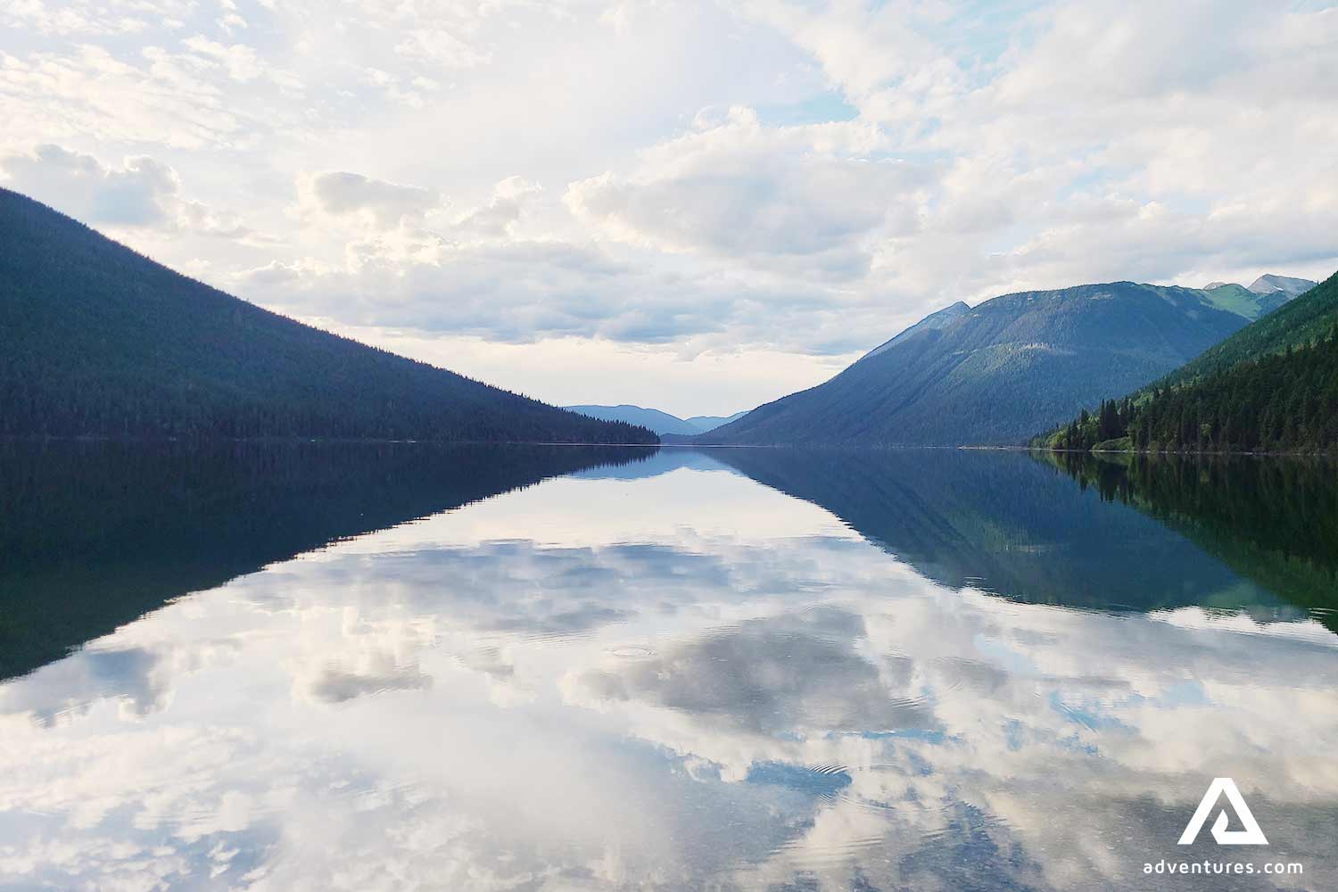 Lake Canoeing Tour On The Bowron Lakes | Adventures.com