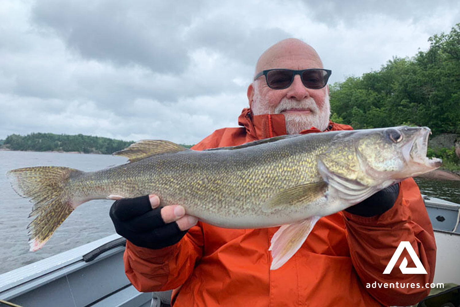 Fly-in / Boat-in Fishing Lodge on the Winnipeg River | Adventures.com