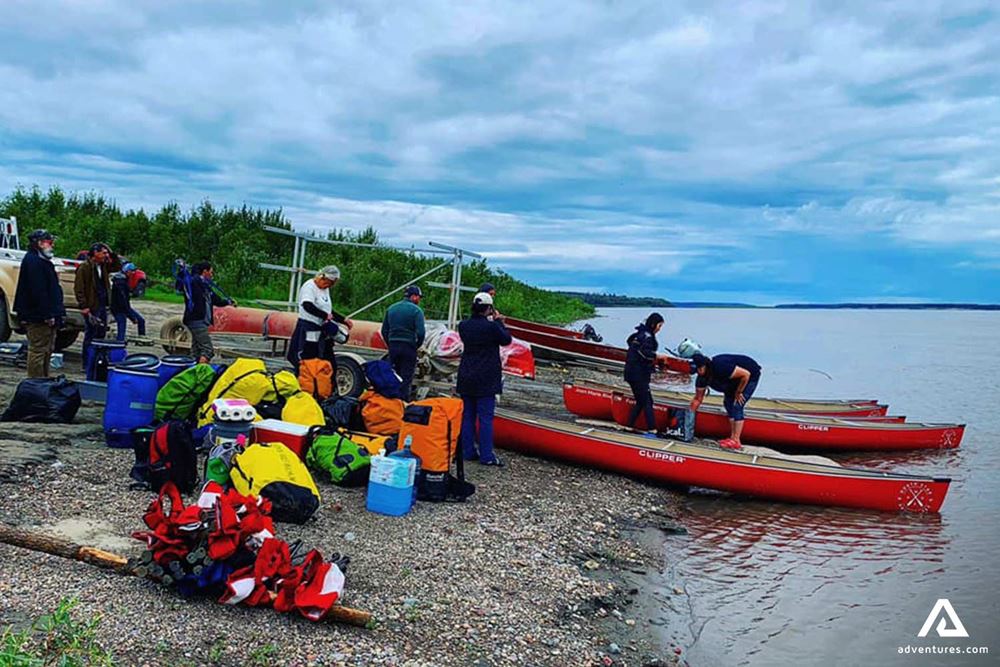 Canoe The Mackenzie River In The Northwest Territories Adventures canoe-the-mackenzie-river-in-the-northwest-territories-adventures