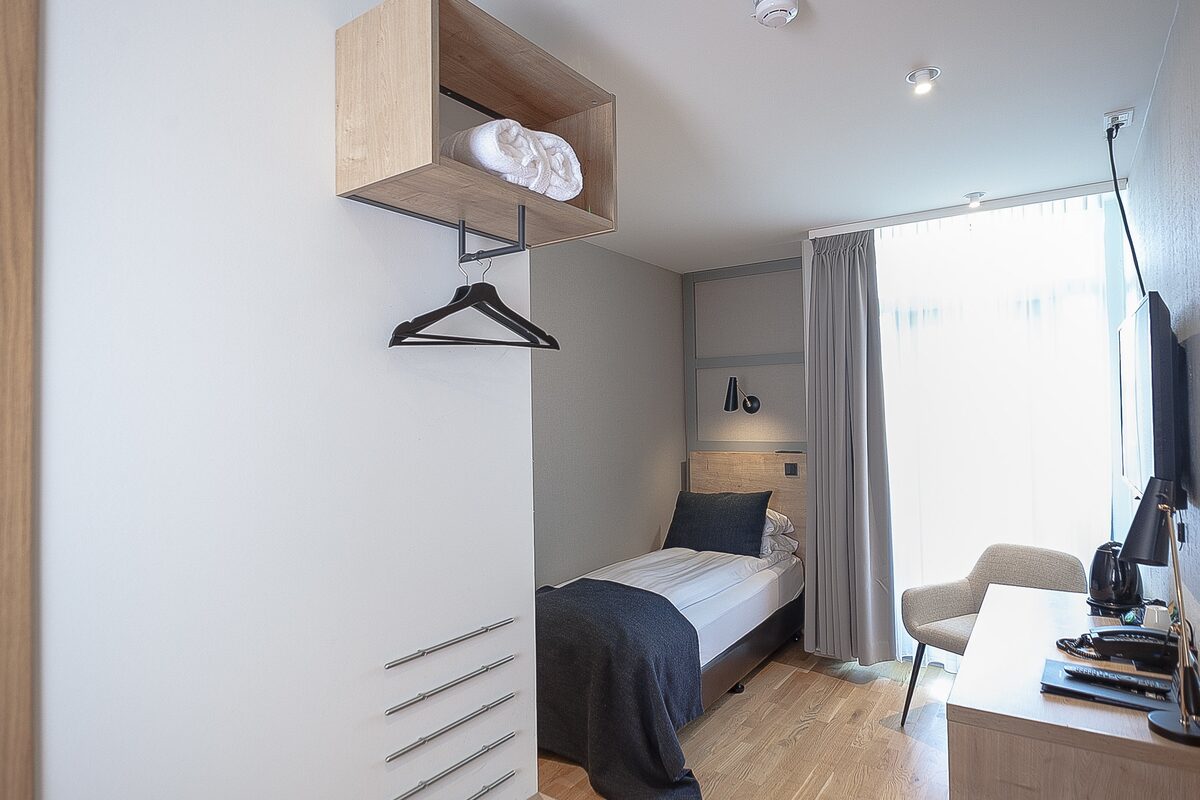 Private 8-Day Adventure Around Iceland