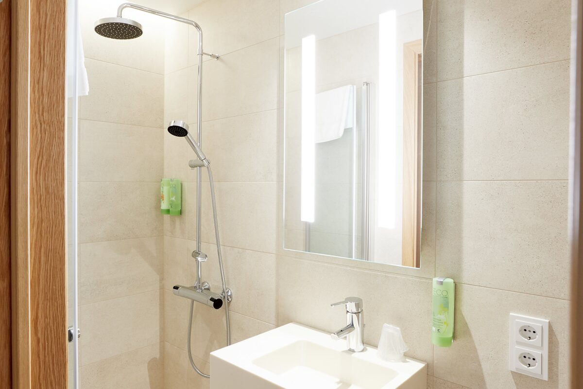 Private 8-Day Adventure Around Iceland