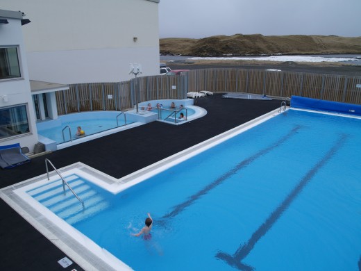 Top 10 Swimming Pools on the South Coast of Iceland